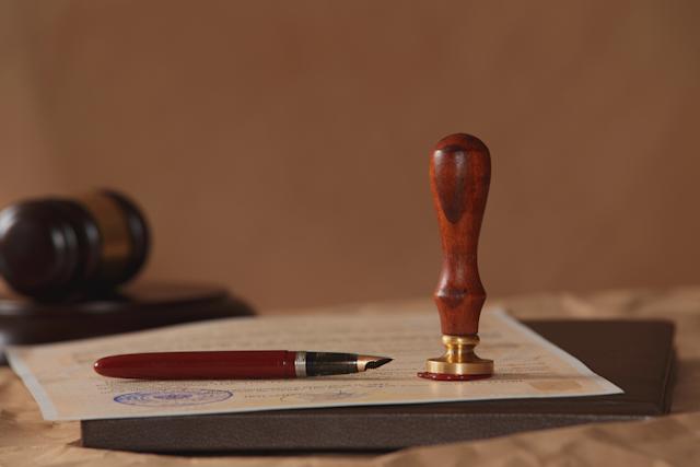 What Does a Probate Attorney Do and Who Do They Represent? | Expertise.com