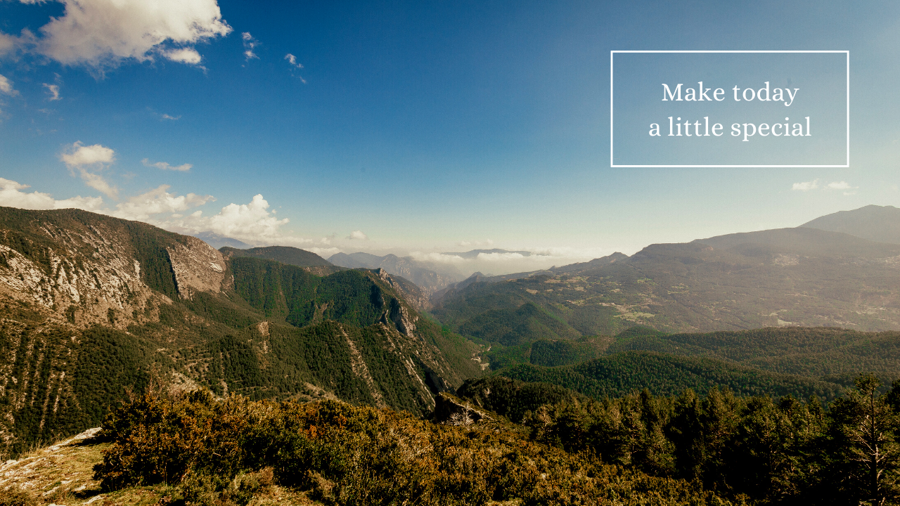 29 best free Zoom backgrounds | Calendly