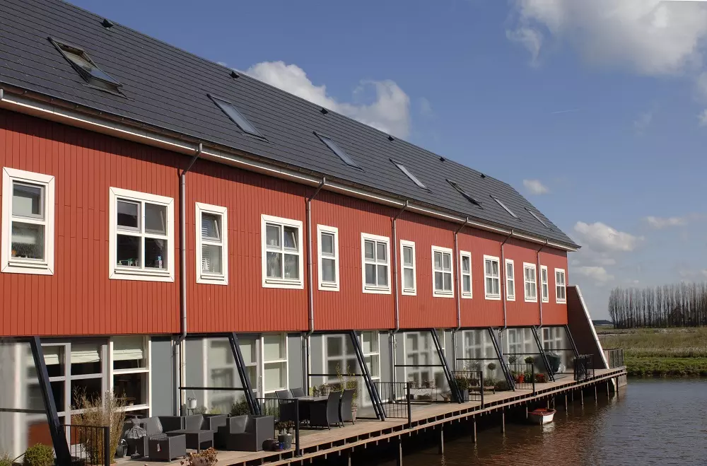 Concrete tiles | Pitched roofs | Our solutions | BMI Group