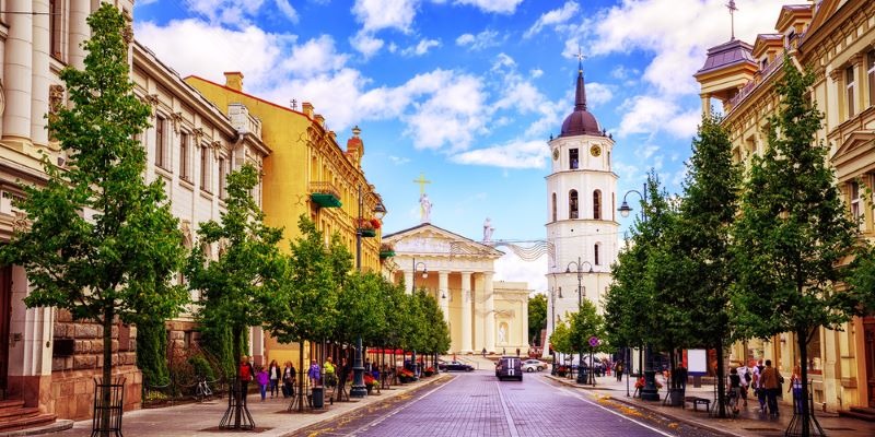 The 7 Best Countries for Breast Implants | Qunomedical