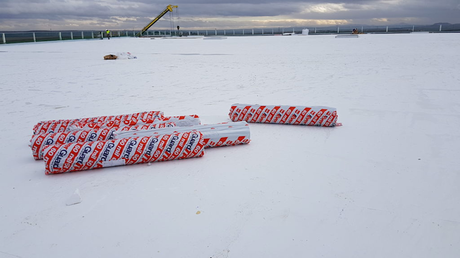 Como instalar TPO na sua cobertura | BMI Portugal