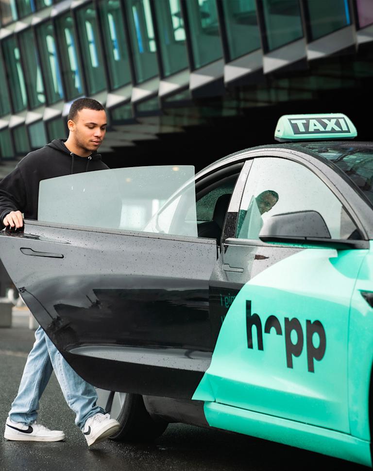 Hopp Taxi — Book a taxi in Reykjavík, Iceland, with the Hopp app