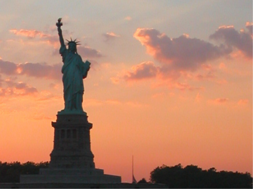 Statue at Sunset Cruise | Downtown NYC | Circle Line Sightseeing Cruises
