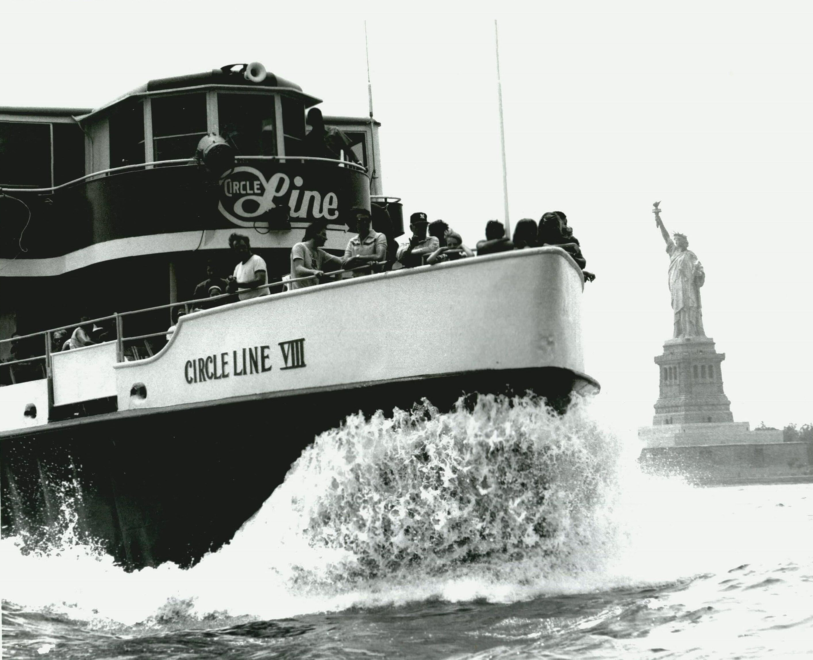 Circle Line Boat: VIII