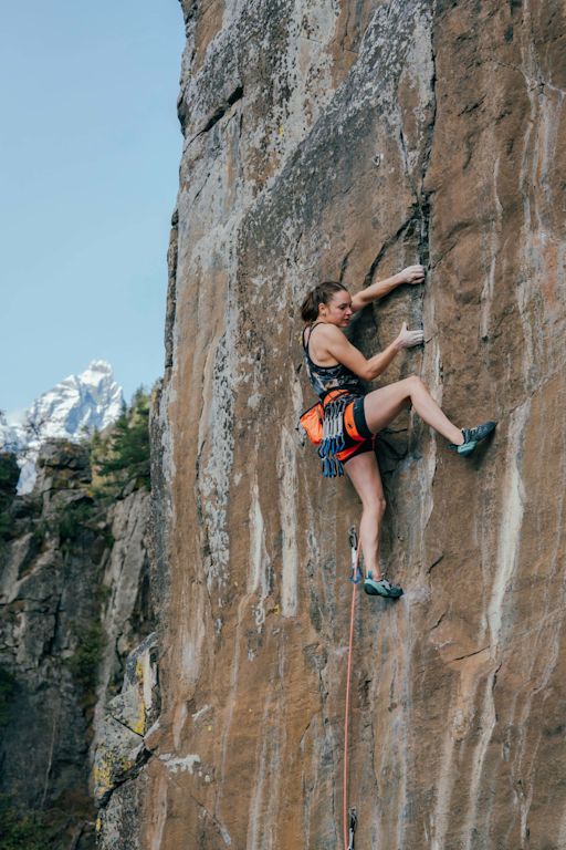 Climbing Harness: How to find the right size & fit | Mammut