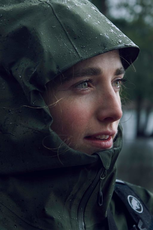 Waterproof vs. water resistant materials: what’s the difference? | Mammut