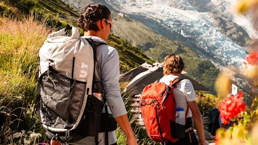 Čo si obliecť na turistiku? » Základné veci pre každé počasie | Mammut