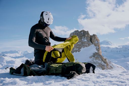 How to dress in layers: Guide to outdoor clothing | Mammut | Mammut