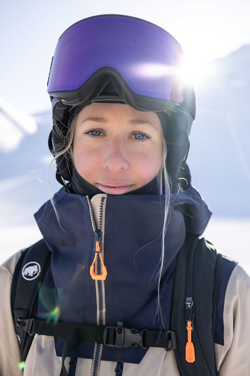 Linda. The Outsider. Mountain of Angels 3/5 | Mammut
