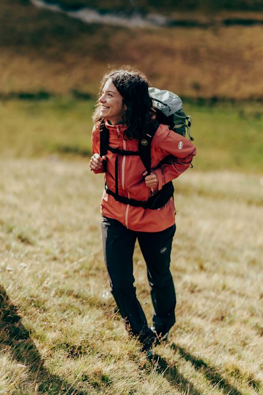 Backpacking gear checklist: Top 10 hiking essentials | Mammut | Mammut