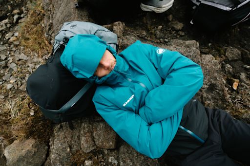 What is a hardshell jacket? » Everything you need to know | Mammut