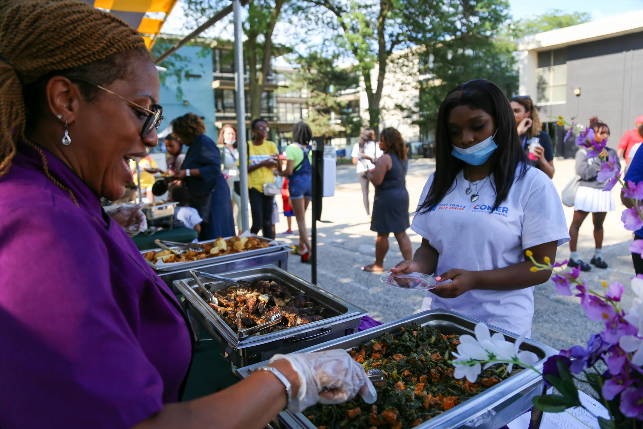 Obama Foundation’s summer lunch program serves 100,000 Chicago kids ...