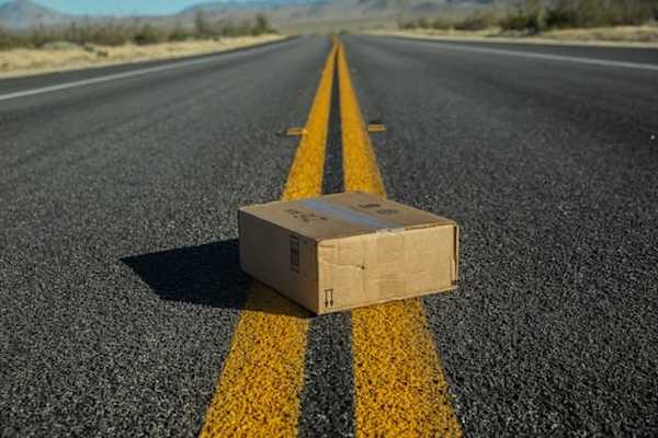 Colis en Cours d'Acheminement : Définition, Temps, Suivi..