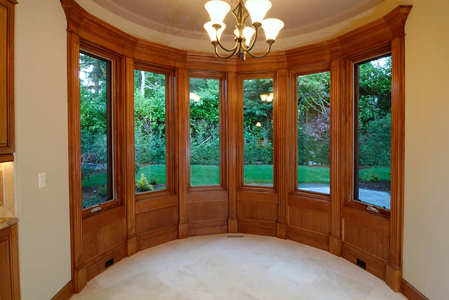 Bay Windows Vs. Bow Windows: What's The Difference?