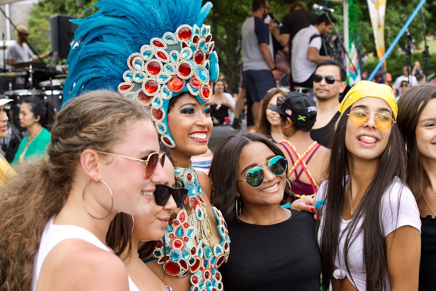 Brazilian Divas ® | Samba Dance Group | Private Parties Entertainment