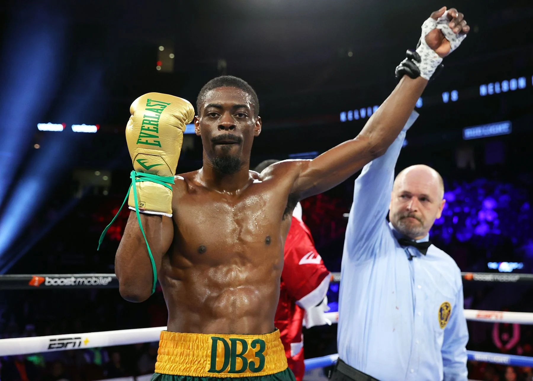 Kelvin Davis Believes That He's The 'Top Guy' at 140-Pounds | The Ring
