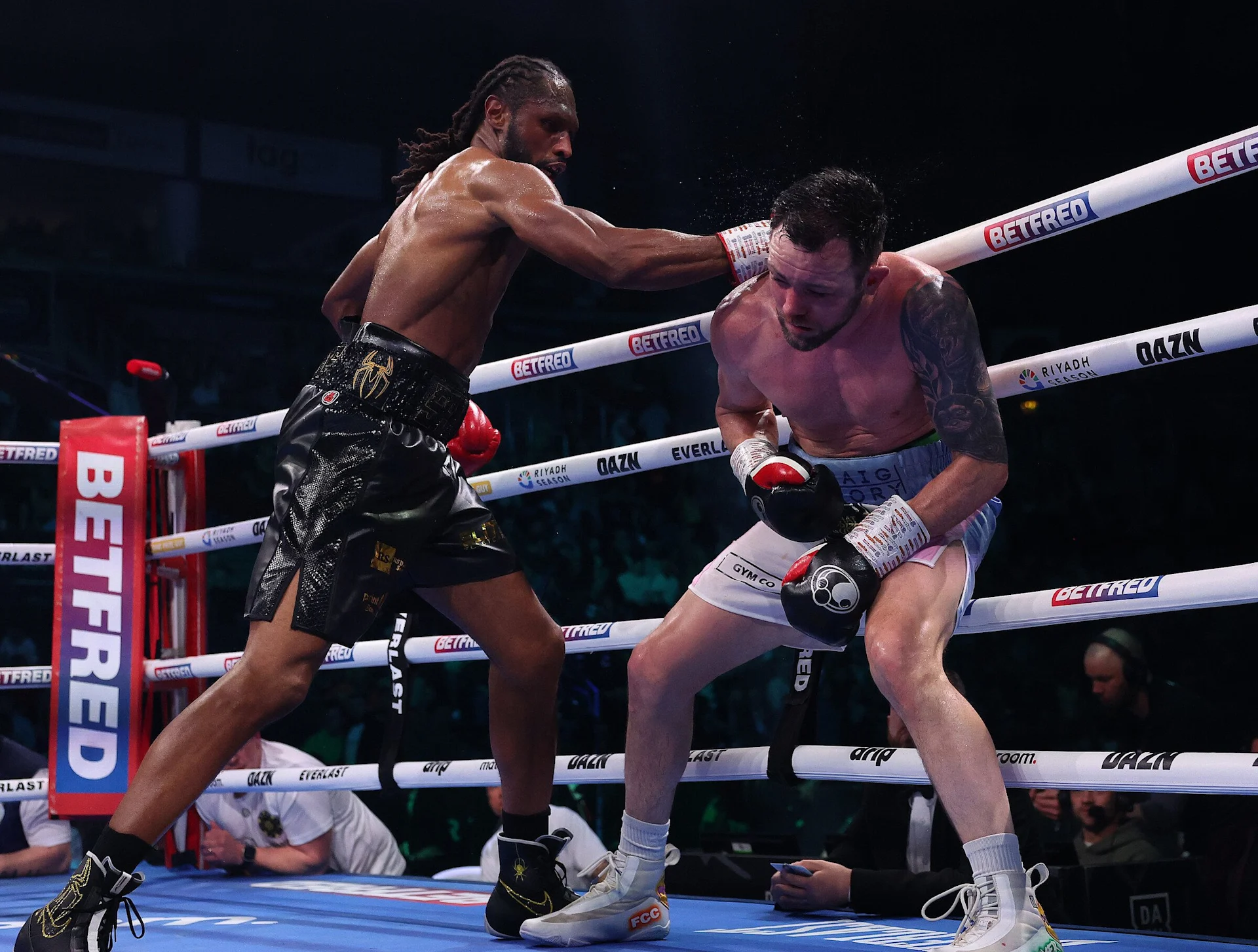 Craig Richards Earns KO Win On Crocker-Donovan Card; Walker And Ward ...