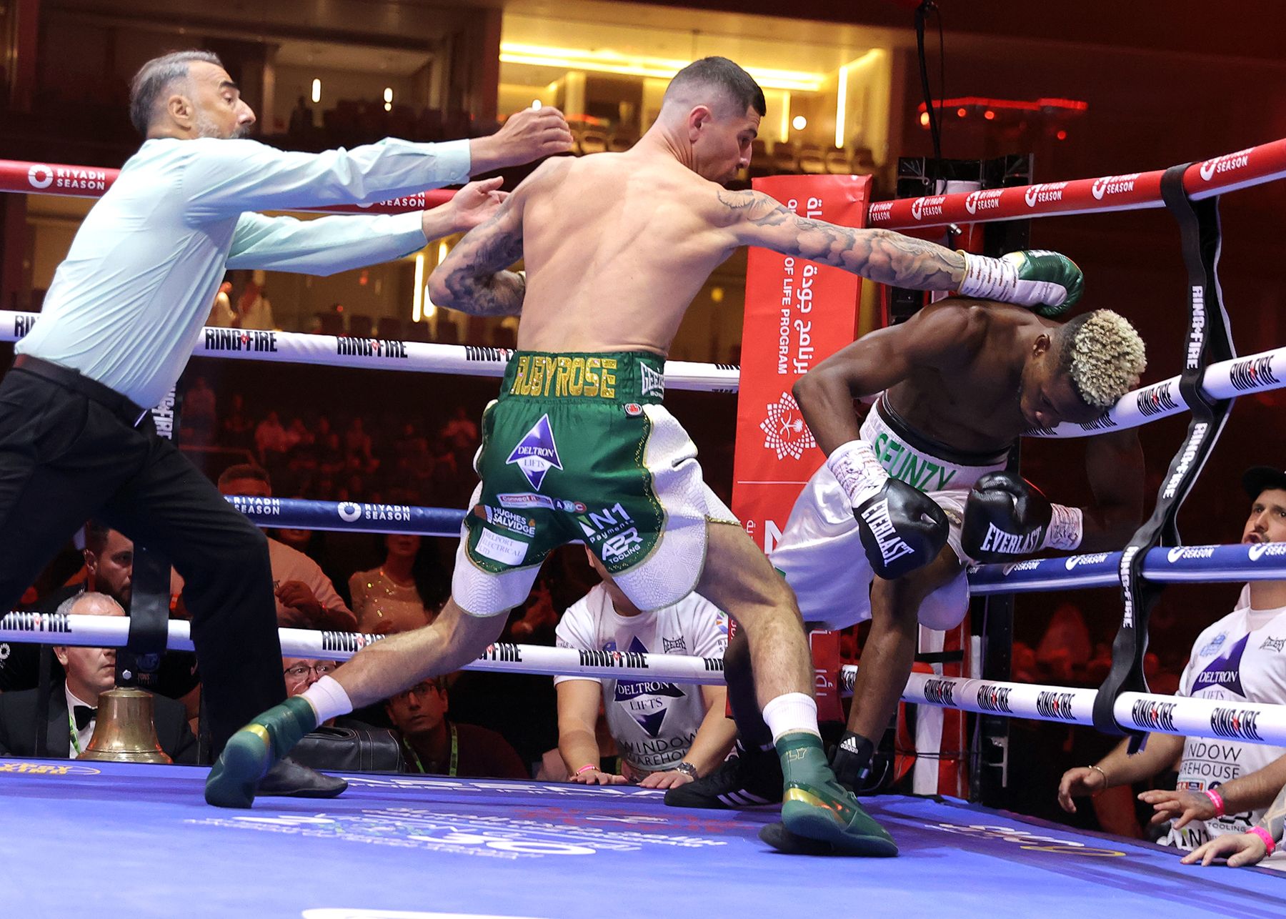 Mark Chamberlain Wipes Out Joshua Wahab In 1st Round; Moses Itauma ...