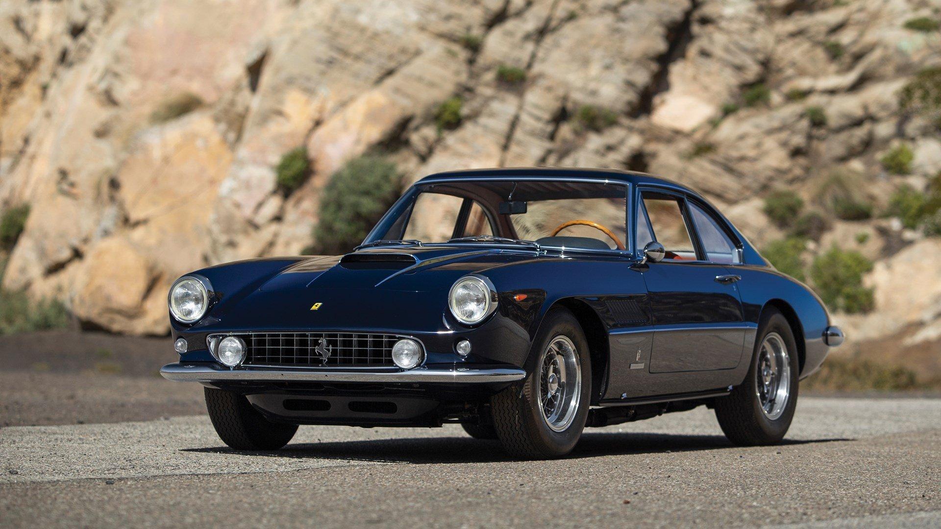 Roarington Metaland: Ferrari 400 Superamerica PF Cabriolet S1