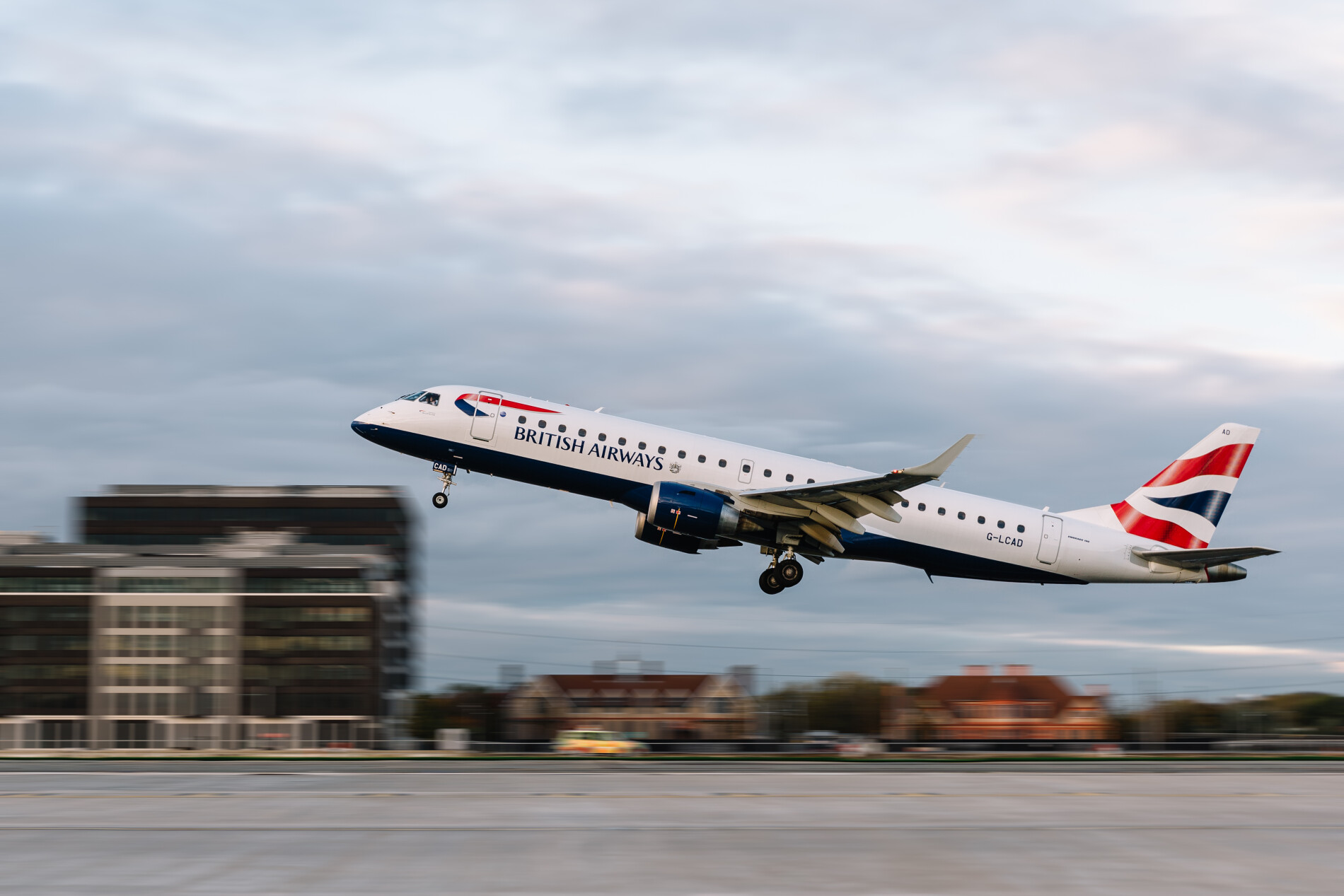 BA CityFlyer launches new route between Aberdeen and London City ...