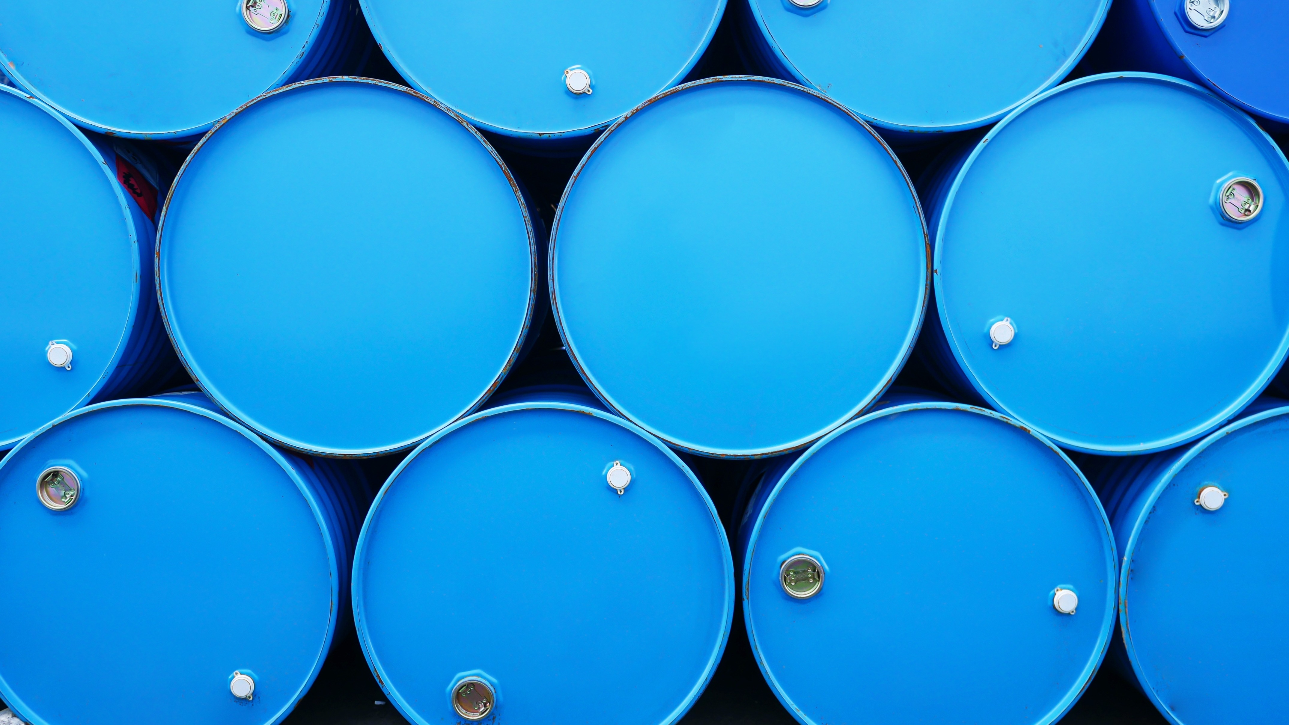 Spot vs futures: Why structure matters in oil ETCs