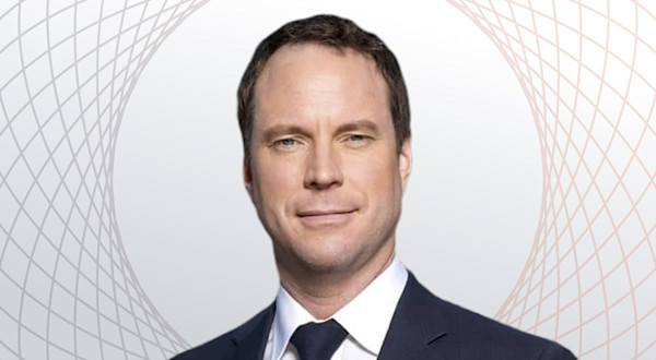 DWS revamps global distribution structure