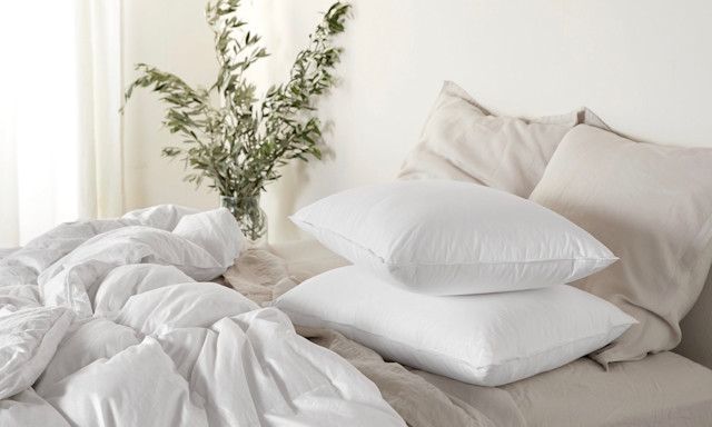 Pillow Guide: How to Choose the Right Pillow | Parachute Blog
