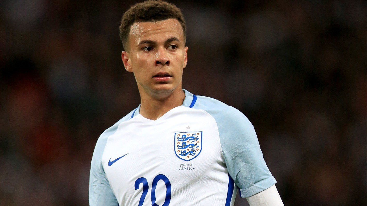 Slovakia coach puts pressure on young England | ITV Football