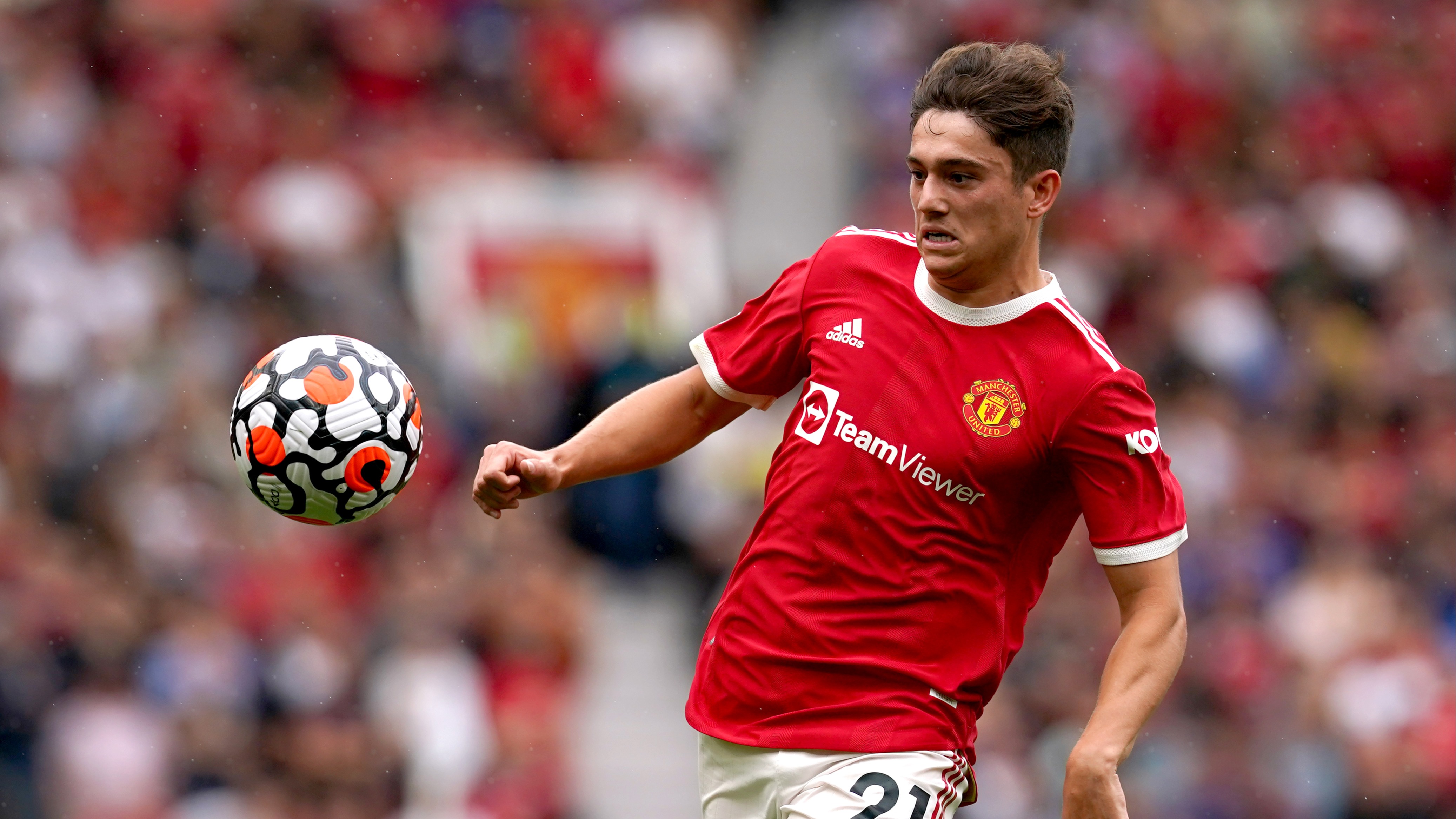 Leeds finally get their hands on Daniel James | ITV Football