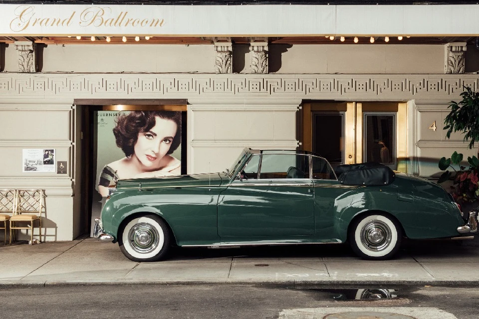 Star Cars: Elizabeth Taylor’s 1961 Rolls-Royce Silver Cloud II