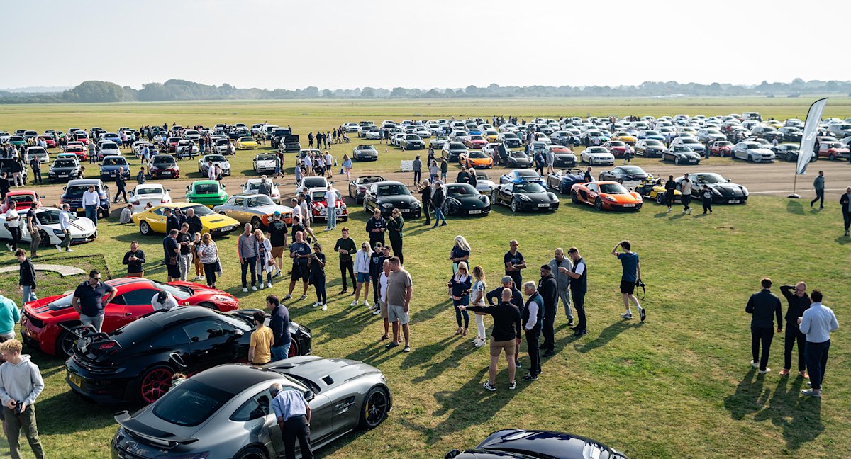 More Than 3000 Cars Turn Out For Biggest Ever Coffee Run