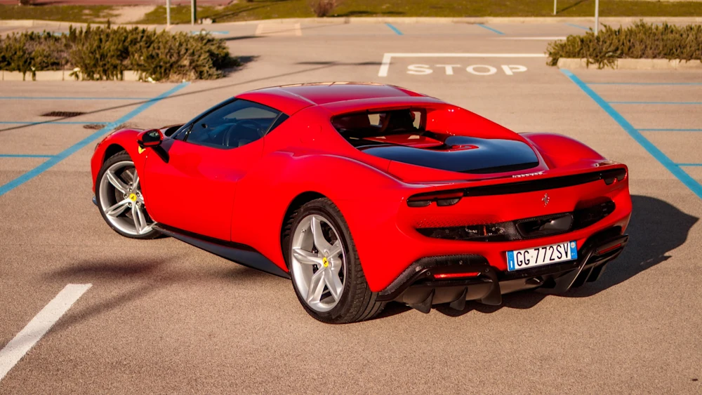 Ferrari shoot-out: 296 versus SF90
