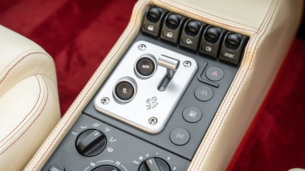 Driving_the_Ferrari_355_F1__1_.jpg?fm=jpg&w=1200&q=85