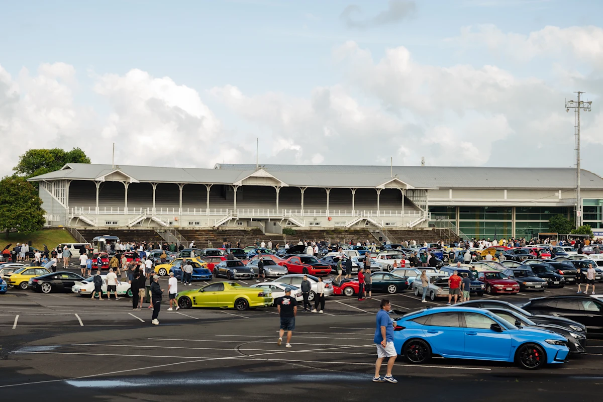 More Than 800 Cars Attend First New Zealand Coffee Run