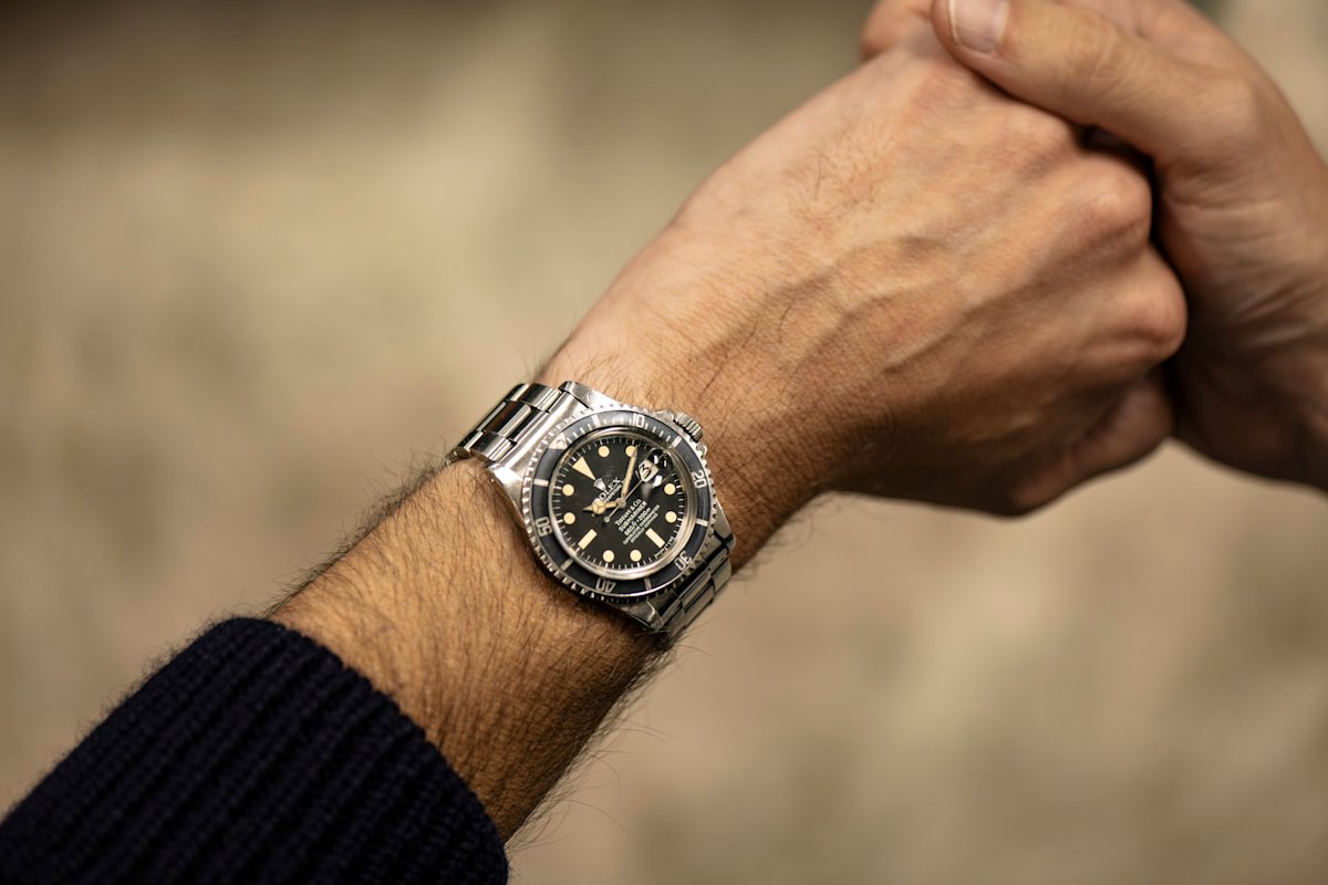 The Final Countdown: Winning Strategies for Watch Auctions