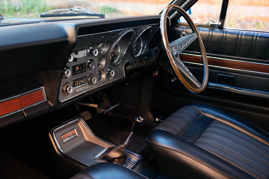 Rare Pair Of Falcons Come To Auction