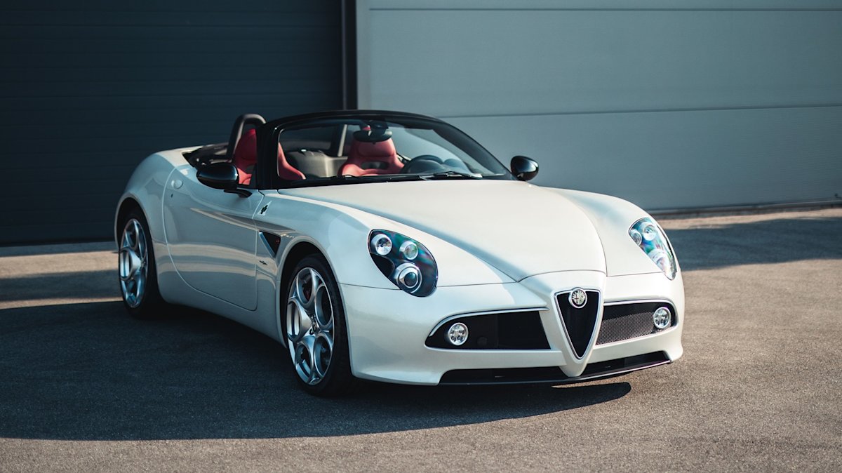 Alfa_Romeo_8C_Spider.jpg?fm=jpg&w=1200&q=85