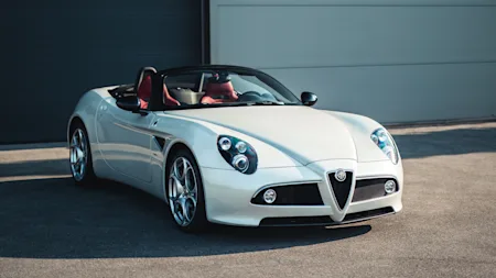 Image for article titled: 7 of the best Alfa Romeos sold on Collecting Cars