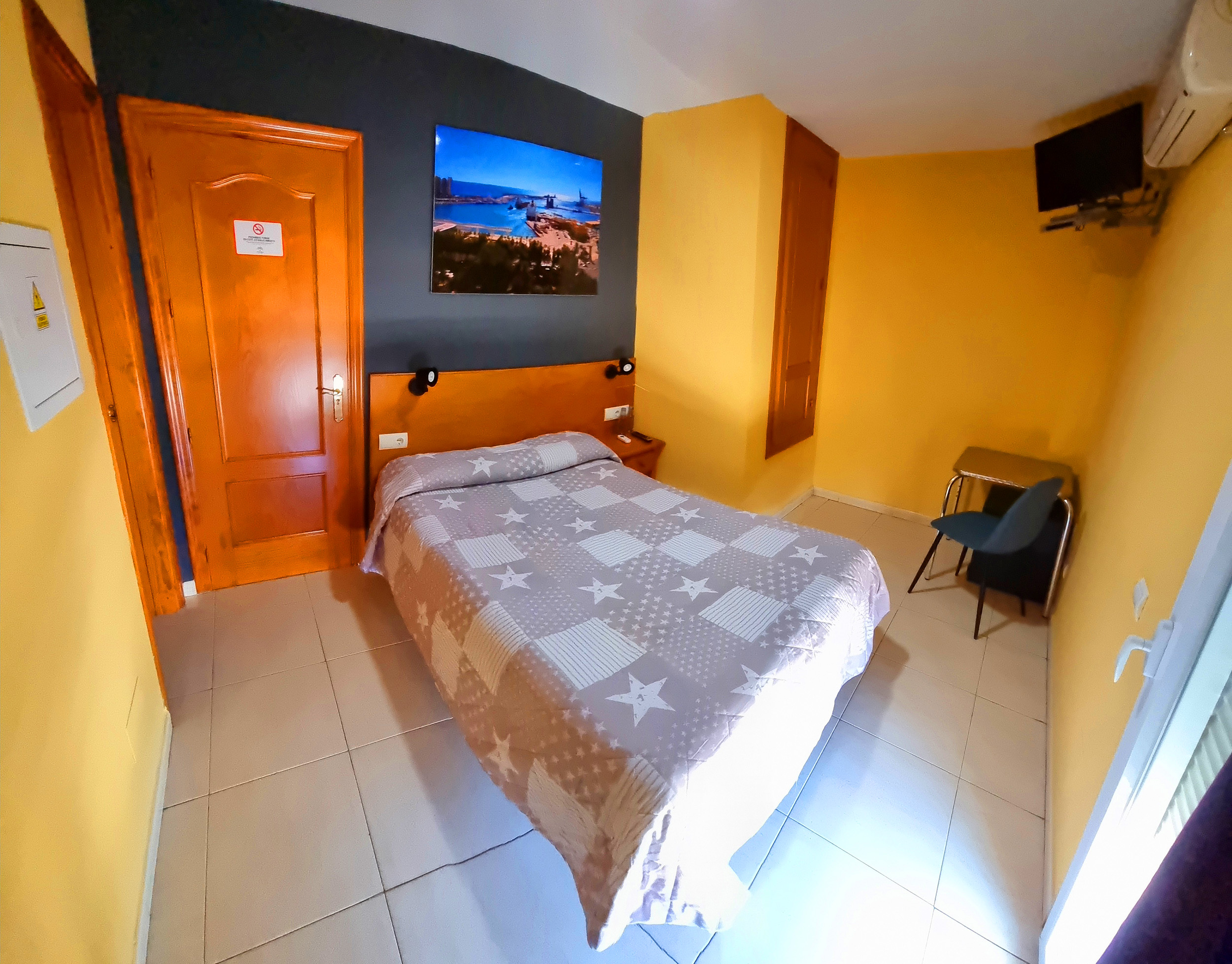 Hostal LA ESTACIÓN en Costa del Sol en la playa | Hostal Cafeteria LA ...