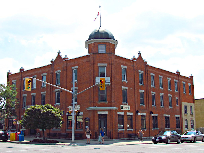 Queens Cue & Boarshead Pub | BMI Group
