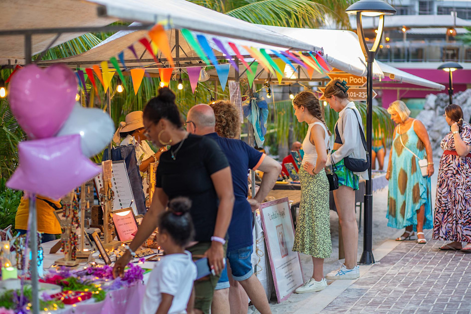 LionsDive Local Beach Market | Curacao, the Caribbean Getaway