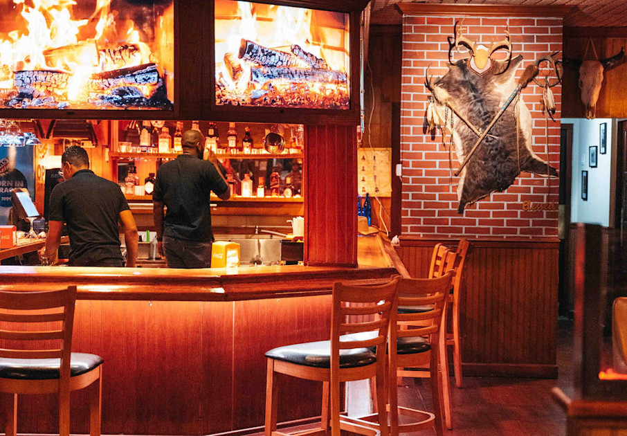 Joey’s Smokehouse Bar & Grill | Curacao, the Caribbean Getaway