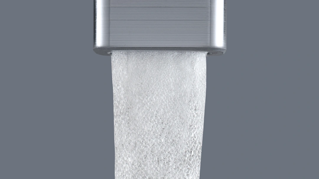 Rectangular faucet aerators