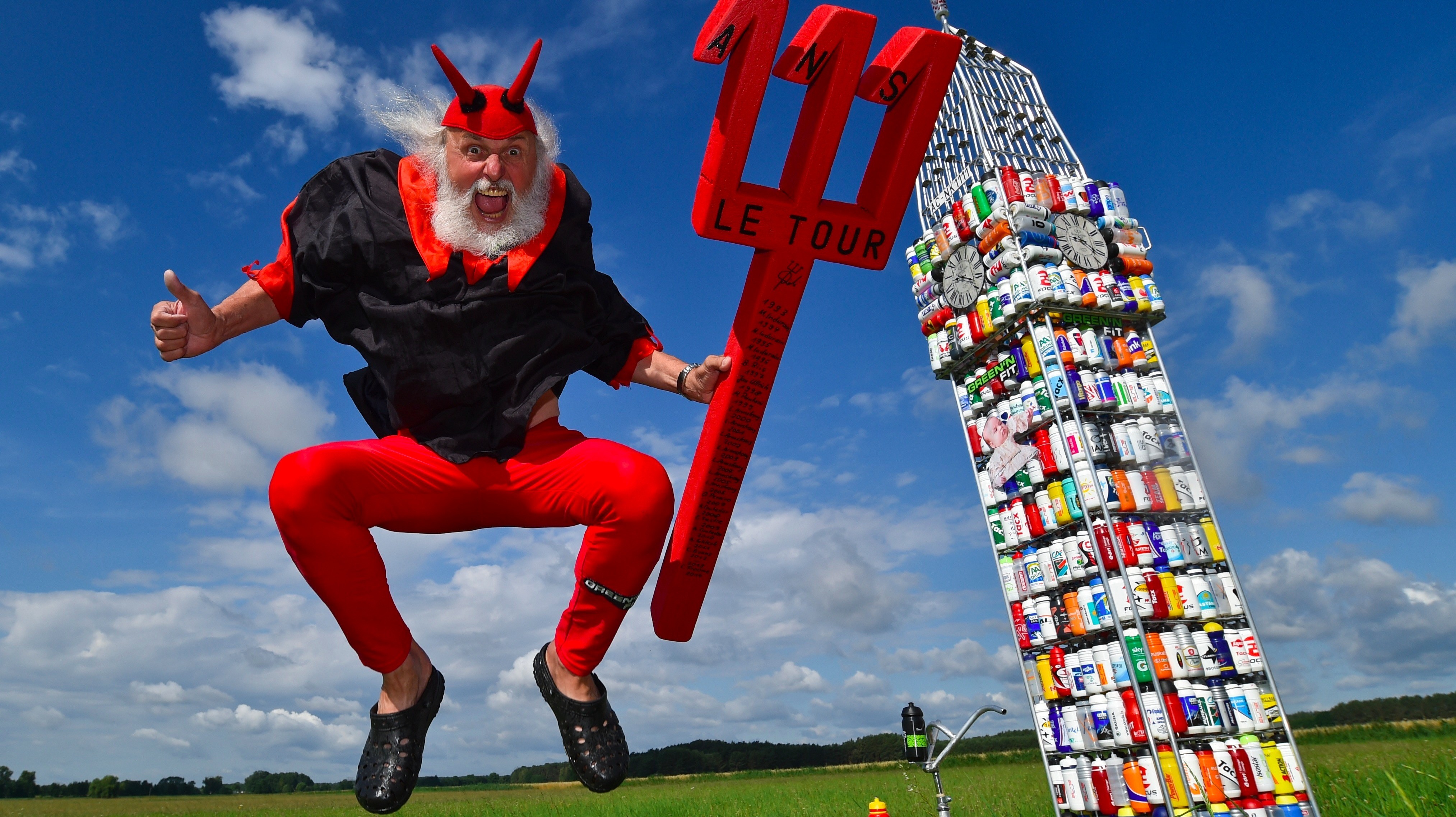 Tour snapshots: The Devil is back! | ITV Cycling