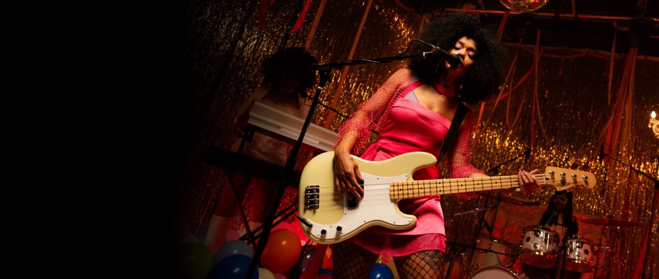 Player II Series | Guitars & Basses | Fender
