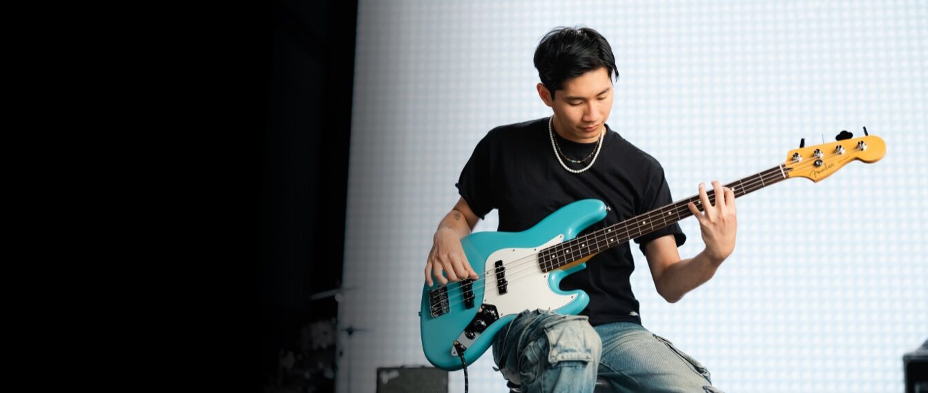 Player II Series | Guitars & Basses | Fender