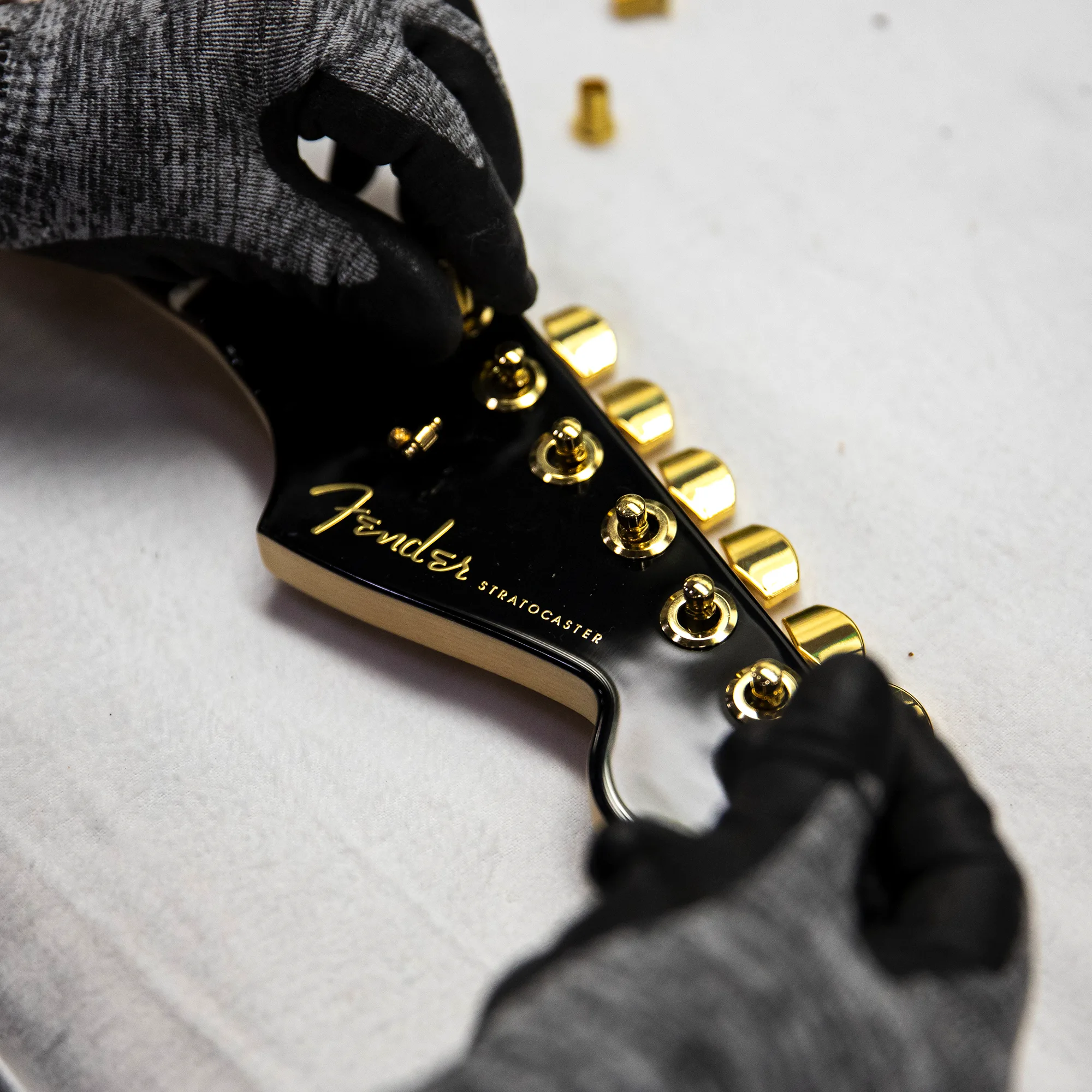 Build Your Custom Guitars & Basses at Fender Mod Shop