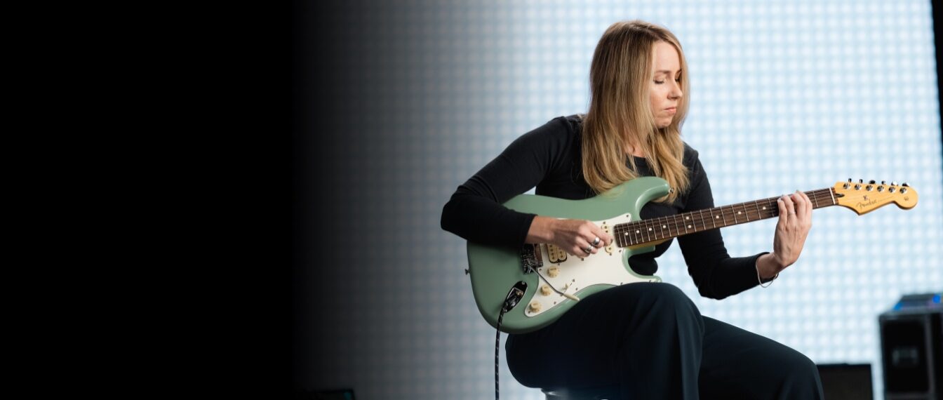 Player II Series | Guitars & Basses | Fender