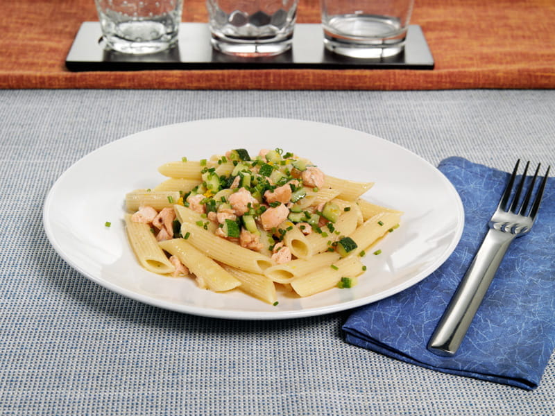 PENNE RIGATE ΜΕ ΣΟΛΟΜΟ, ΚΟΛΟΚΥΘΑΚΙΑ ΚΑΙ ΛΕΜΟΝΙ | Barilla | Barilla