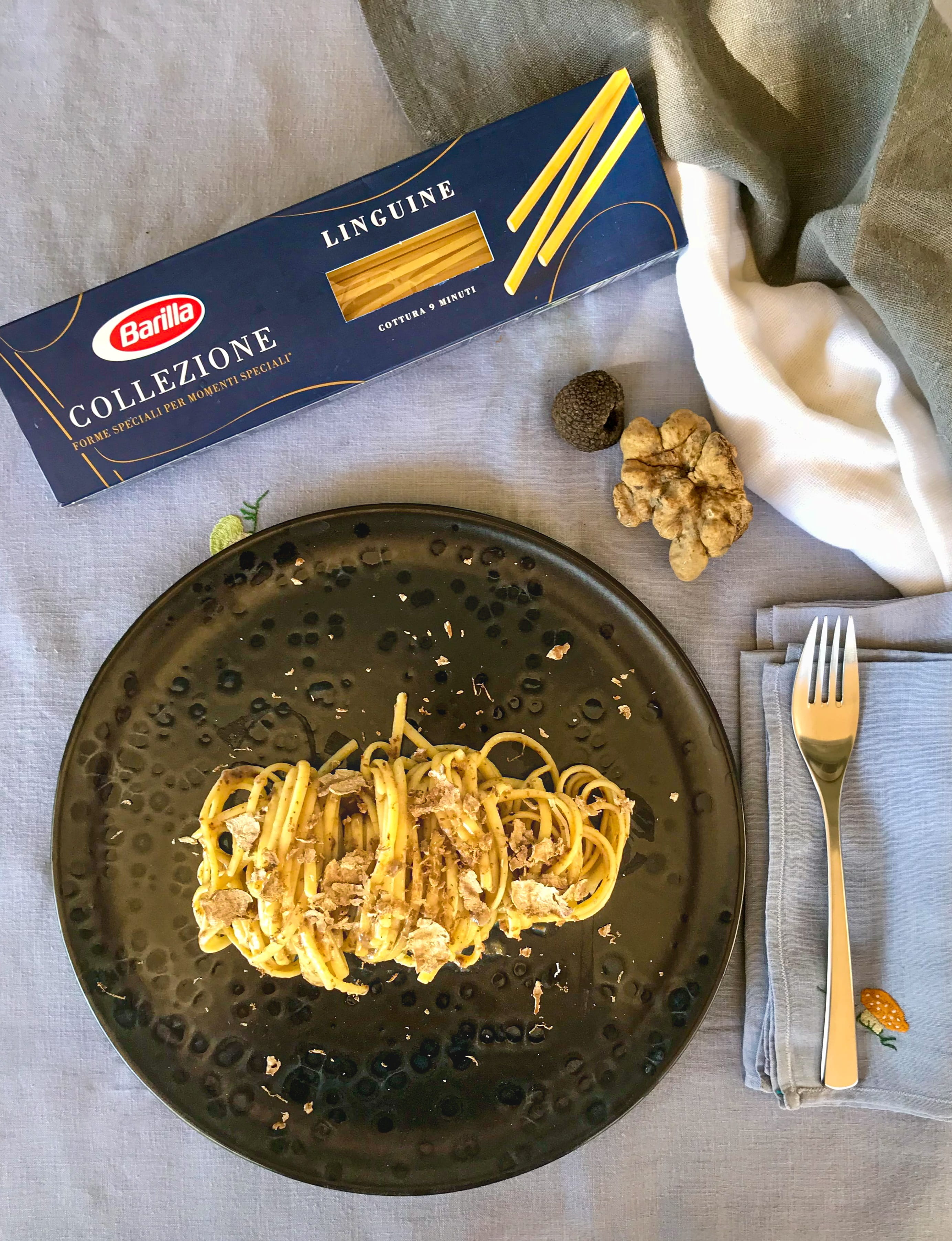 CARBONARA ΜΕ LINGUINE ΚΑΙ ΤΡΟΥΦΑ | Barilla